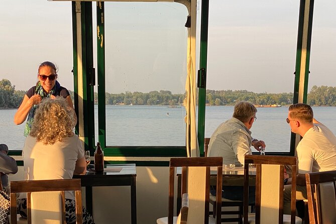 Belgrade Sunset Cruise W/ Live Tour Guide - Knowledgeable Tour Guides and Fascinating History