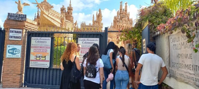 Benalmadena: Colomares Castle Tour with Entry Ticket - The Tour Itinerary: A Walk Through History and Architecture