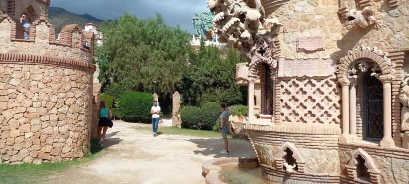 Benalmadena: Colomares Castle Tour with Entry Ticket - Breathtaking Views and Photo Opportunities