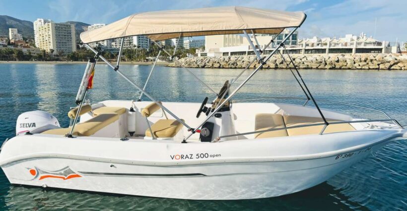 Benalmádena: Costa del Sol License-Free Boat Rental - Key Points
