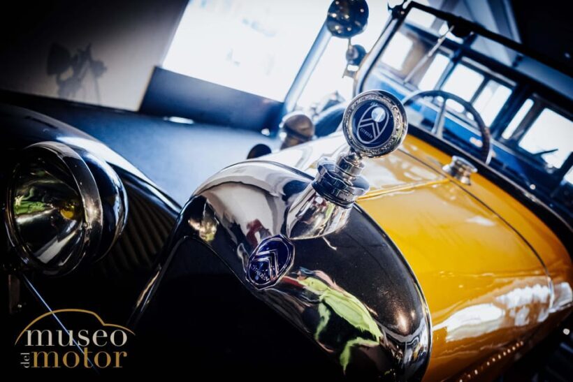 Benidorm: TESLA falcon wings tour to Museo del Motor - Key Points