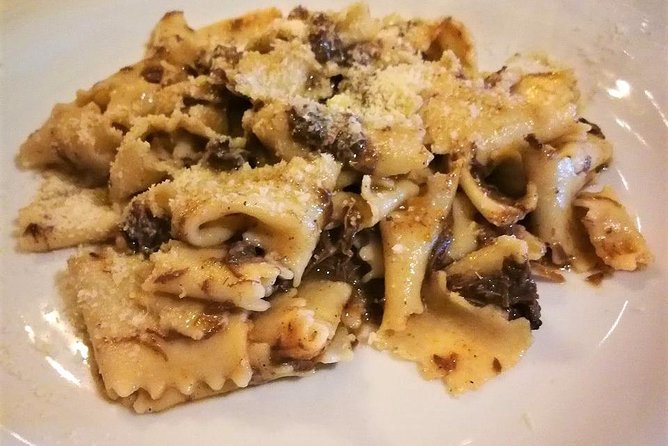 Bergamo: Full Meal Food Tour With Local Delights by Do Eat Better - Culinary Delights: What to Expect