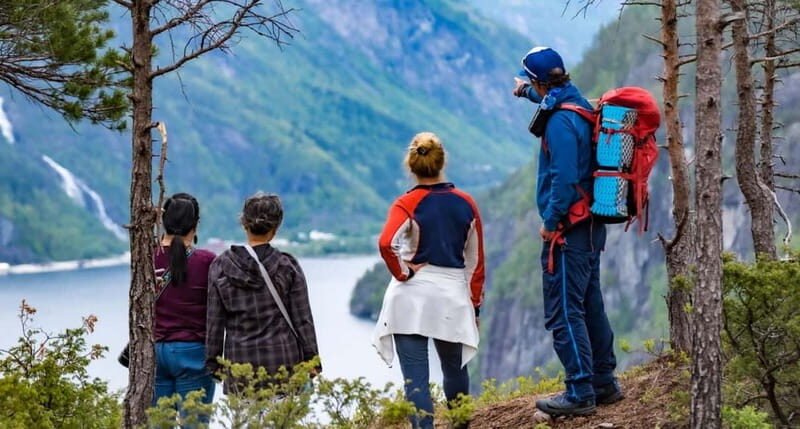 Bergen: Fjord cruise to Mostraumen and guided mountain hike - Key Points