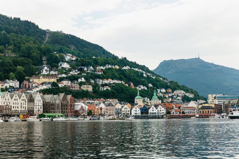 Bergen: Guided Minibus Tour with Photo Stops - Who Might Want More?