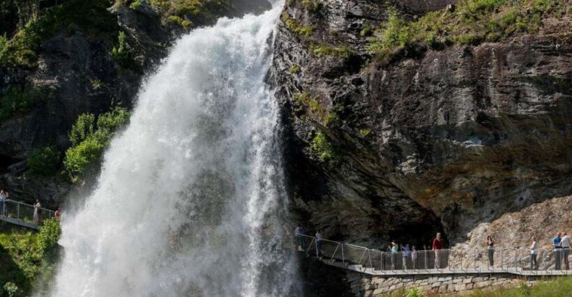 Bergen: Hardangerfjord, Voss Gondola & 3 Great Waterfalls - The Journey Begins: From Bergen to the Fjord