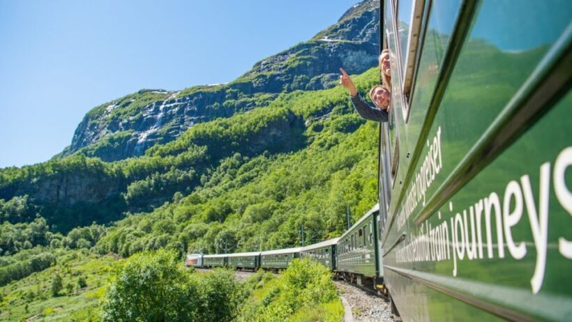 Bergen: Private Day Tour, Nærøyfjord Cruise and Flåm Railway - Practical Considerations and Tips