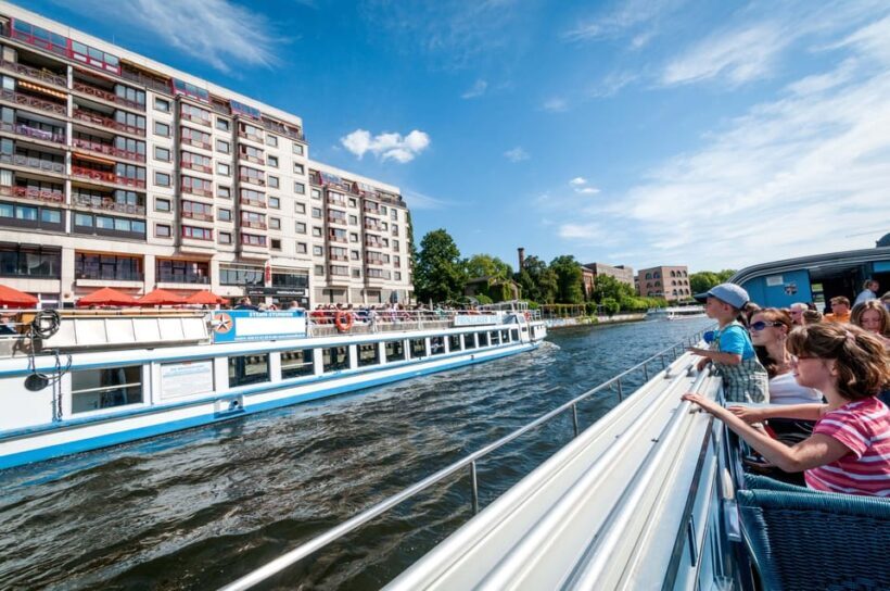 Berlin: 3.25-Hour Spree & Landwehrkanal Boat Tour - FAQ