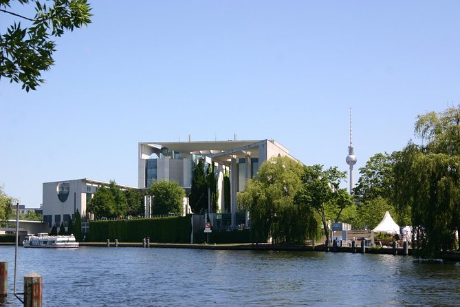 Berlin 3-Hour Bike Tour: Berlins Best - Meeting Point and Tour Logistics