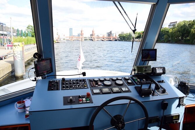 Berlin 4-Course Sunset Dinner Cruise Including Drinks - The Group & Logistics