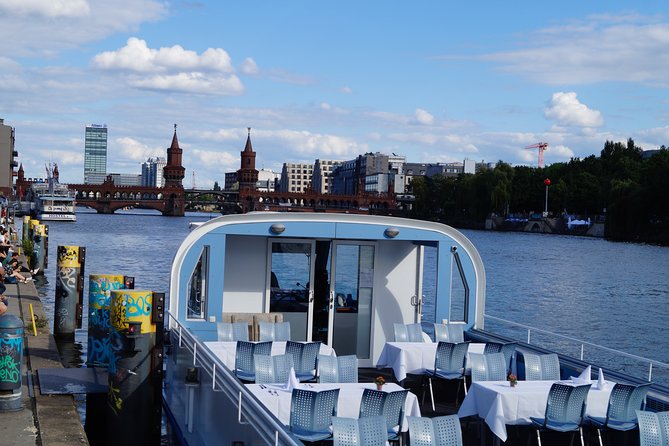 Berlin 4-Course Sunset Dinner Cruise Including Drinks - Who Will Love This Cruise?