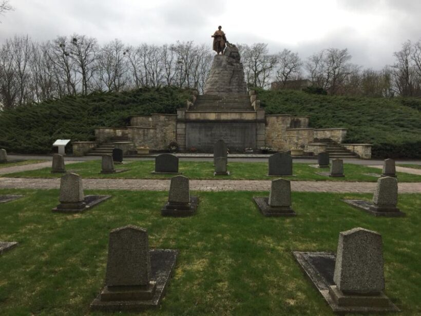 Berlin: Battle for Seelow Heights WW2 tour -Clash of Titans - What Sets This Tour Apart