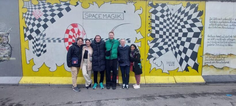 Berlin: Berlin Wall & East Side Gallery Walking Tour - Key Points