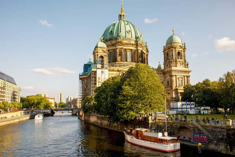 Berlin: Boat Sightseeing Tour on Electric Motor Yacht - An In-Depth Look at the Berlin Electric Yacht Tour