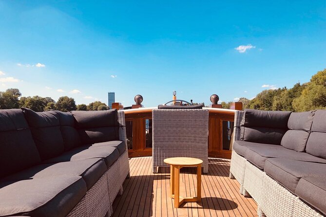 Berlin Boat Sightseeing Tour on Electrified Vintage Yacht - Vintage Yacht Features and Amenities