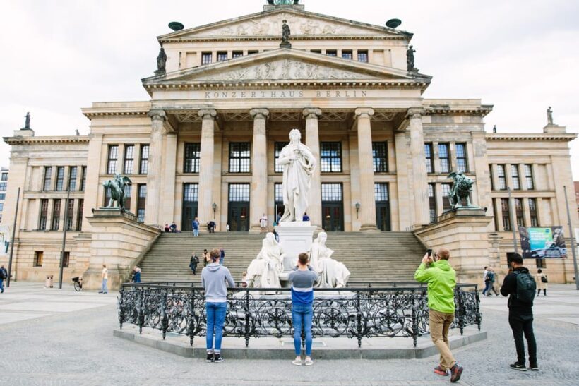 Berlin City Bike Tour with Beer Garden Stop - Key Points