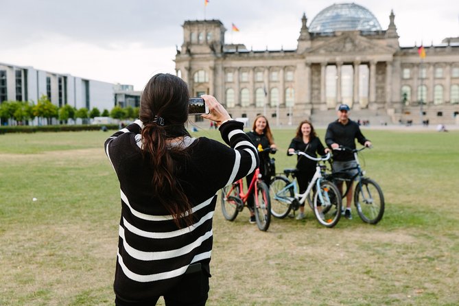 Berlin City Bike Tour with Beer Garden Stop - Duration and Pacing