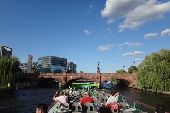 Berlin East Side Tour 2.5 Hour Cruise With Commentary - Tips for a Better Tour Experience