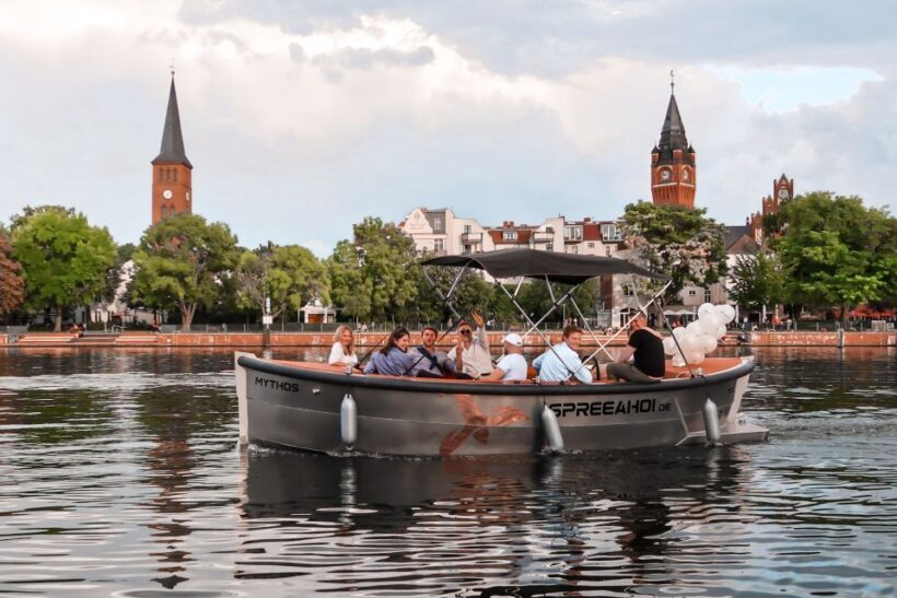Berlin: Electric Boat Rental for self-driving 2 hrs - A Unique View of Berlin’s Waterways