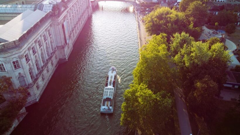 Berlin: Evening Sightseeing River Cruise on the Spree - Authentic Experiences and Traveler Feedback
