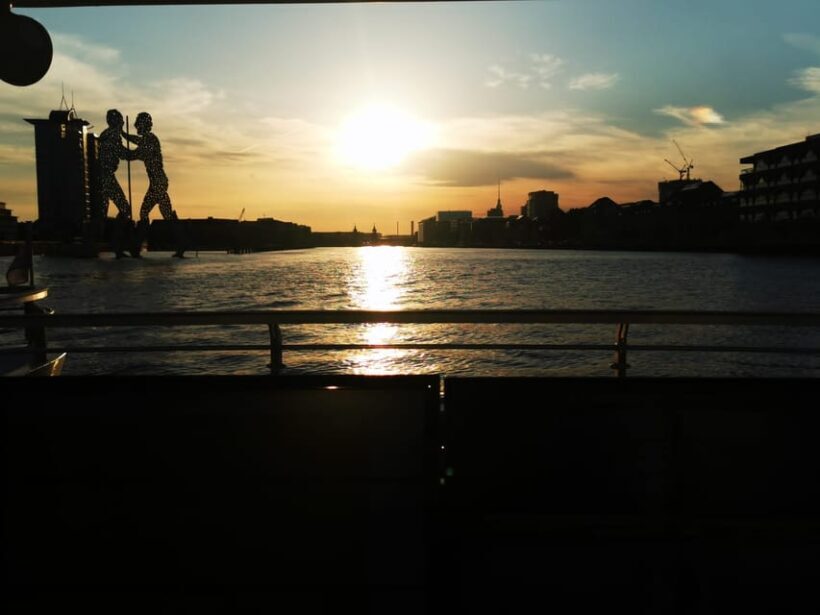 Berlin: Exclusive Boat Tour on a Solar-Powered Catamaran - Comfort, Accessibility, and Practicalities