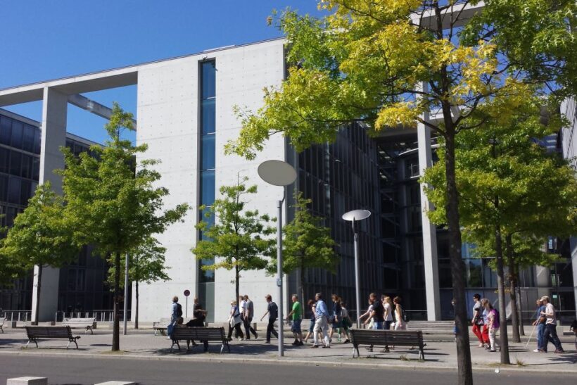 Berlin: Government District around the Reichstag Guided Tour - FAQ