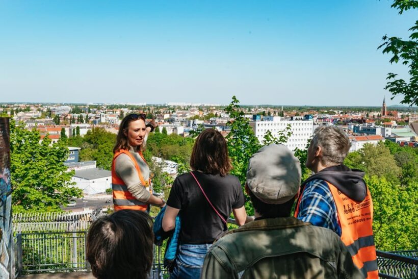 Berlin: Green City Guided Bike Tour - Key Points