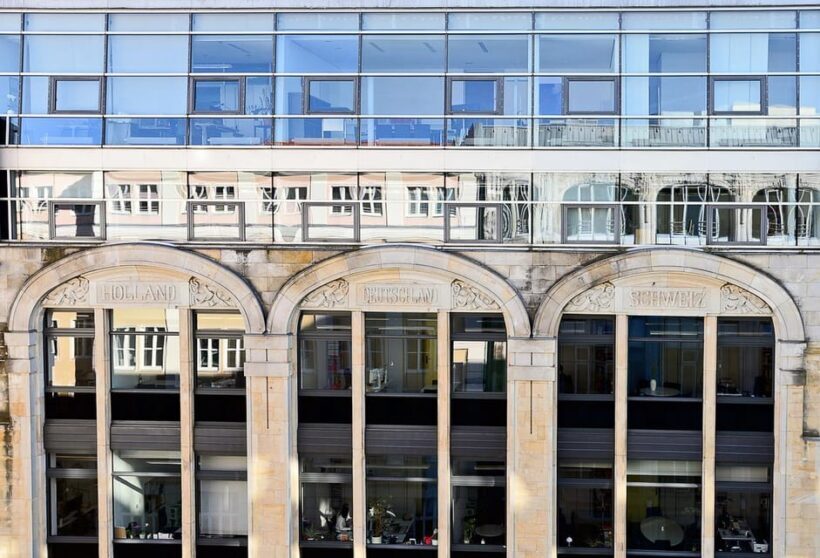 Berlin: Hidden gems around the Gendarmenmarkt - Guided walking tour - Discovering the surrounding streets