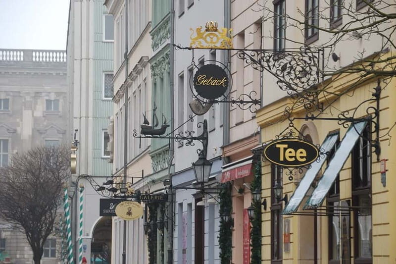 Berlin: Historic Center Walking Tour with a Real Berliner - Key Points