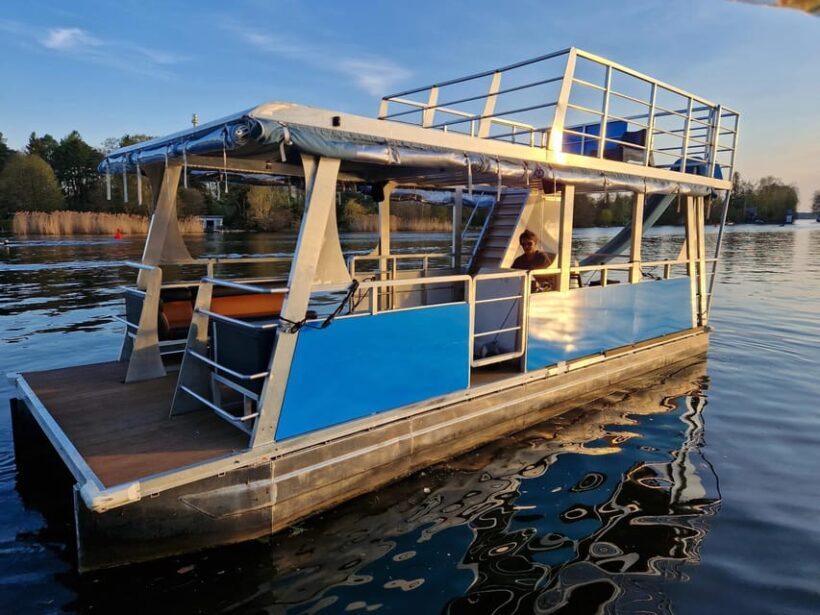 Berlin: Jost Van Dyke Pontoon Rental - An Introduction to the Müggelsee Pontoon Experience