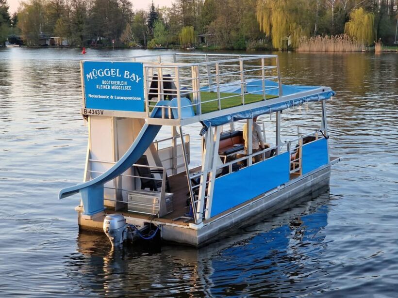 Berlin: Jost Van Dyke Pontoon Rental - The Sum Up