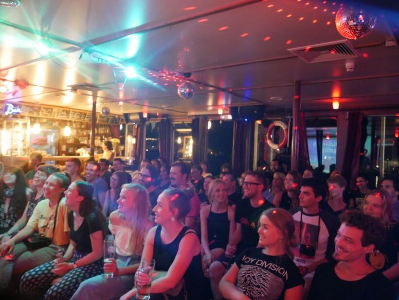 Berlin: Laughing Spree Comedy Show on a Boat - The Experience in Detail