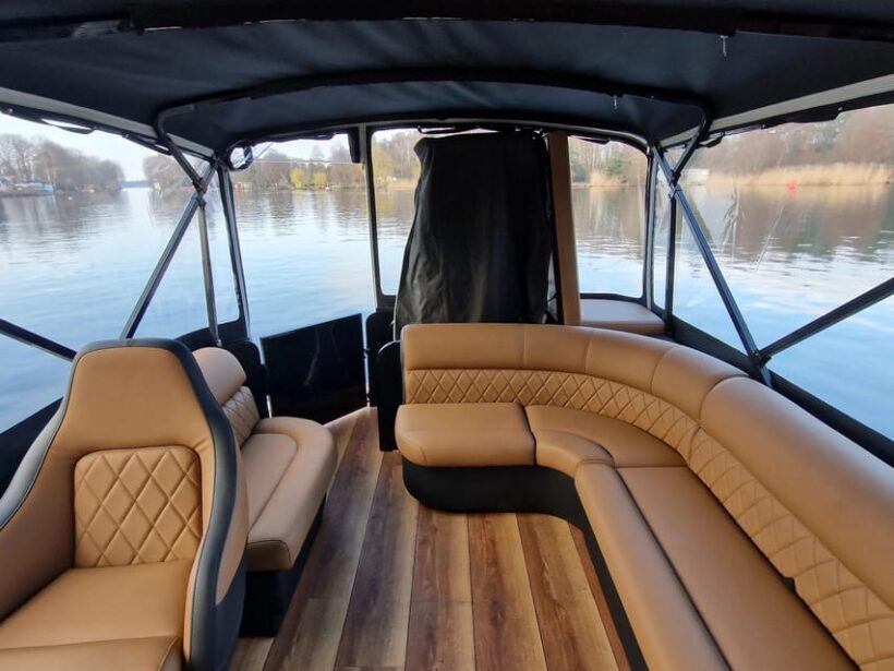 Berlin: Luxury Pontoon Kuba Rental - An In-Depth Look at the Müggelsee Luxury Pontoon Rental