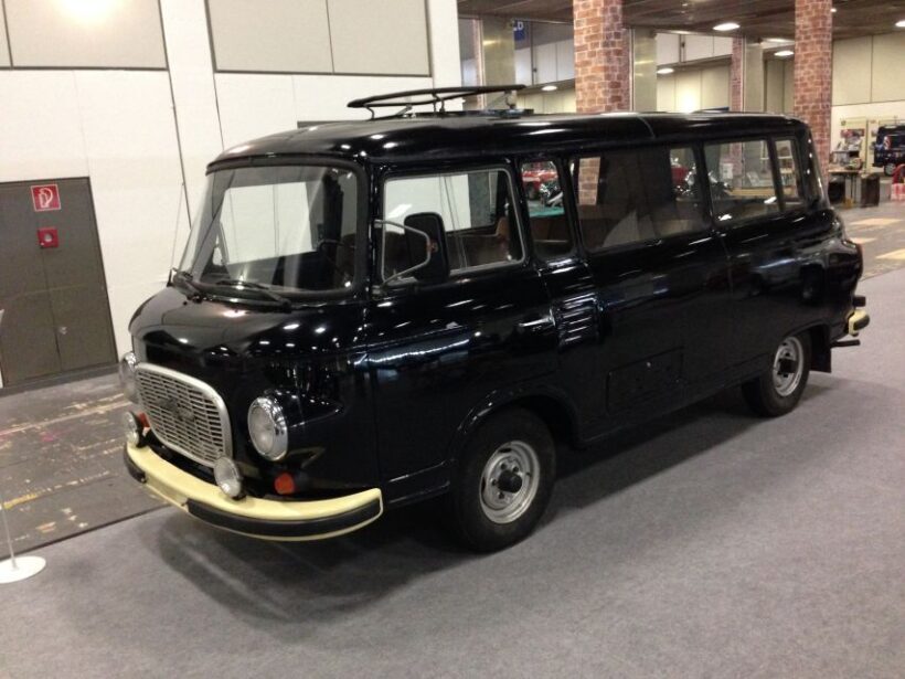 Berlin: Private 2-Hour Sightseeing Tour in Classic GDR Van - The Value of the Experience
