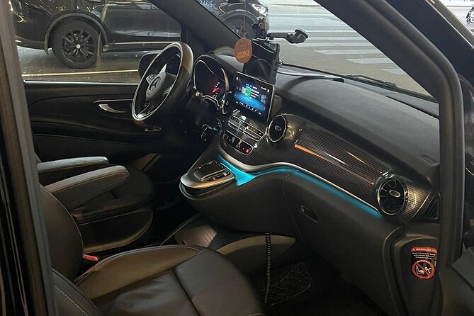 Berlin Private Airport/Hotels Transfer Service | English Speaking - Commitment to Safety and Professionalism