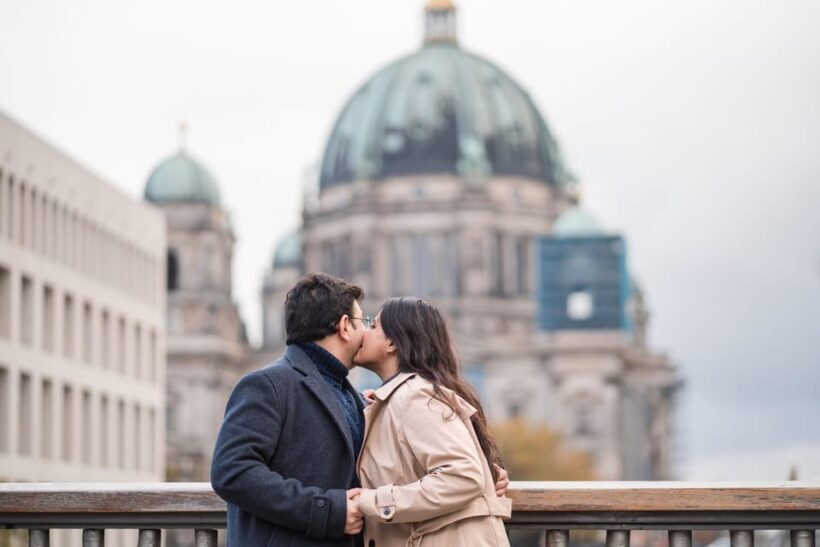 Berlin: Private Photo Session with Professional Photographer - Key Points