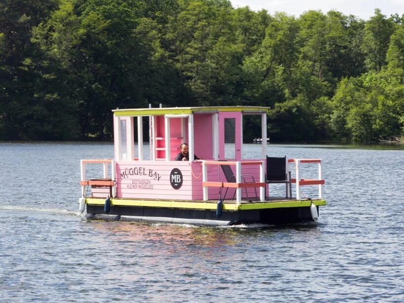 Berlin: Raft Boat Rental - St. Lucia - An Authentic Day on Berlin’s Müggelsee