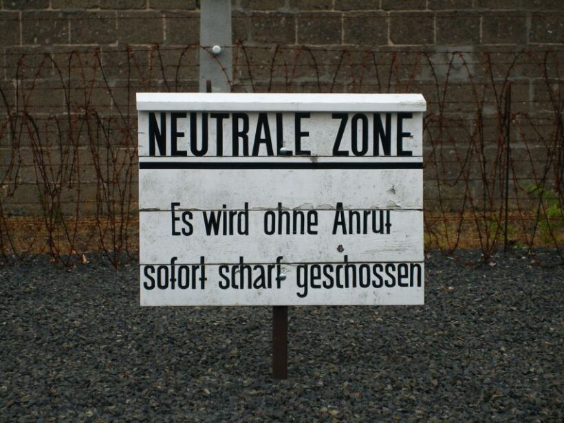 Berlin: Sachsenhausen Memorial 6-Hour Tour in Spanish - Key Points