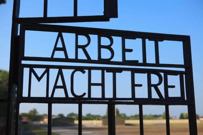 Berlin: Sachsenhausen Memorial 6-Hour Tour in Spanish - What to Expect During the Tour