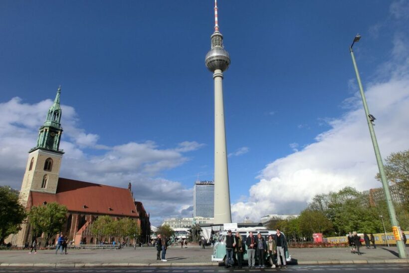 Berlin: Sightseeing Tour in Classic Volkswagen T1 Samba Bus - FAQ