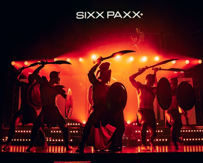 Berlin: SIXX PAXX Theater Show - Key Points
