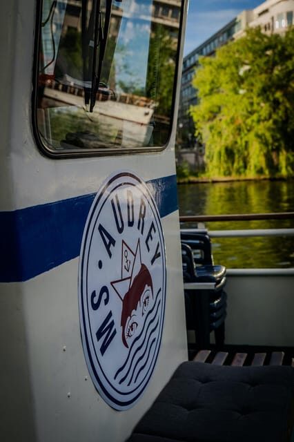 Berlin: Spree cruise with three drag queens (MS Audrey) - The Experience: Entertainment Meets Education