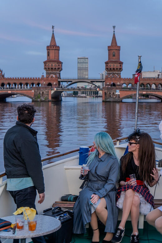 Berlin: Spree cruise with three drag queens (MS Audrey) - Who Will Love This Experience?