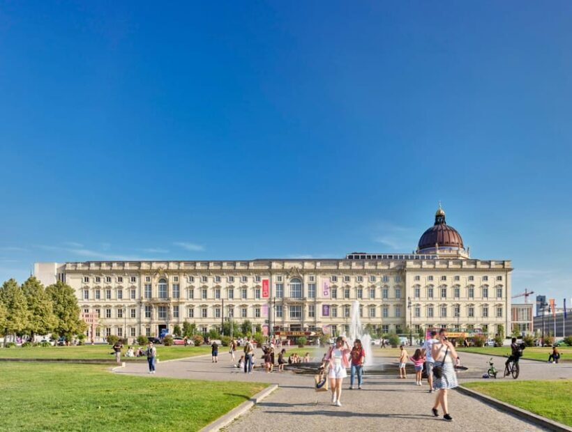 Berlin: "The Humboldt Forum for Newbies" Guided Tour - A Practical Guide to the Humboldt Forum for Newcomers