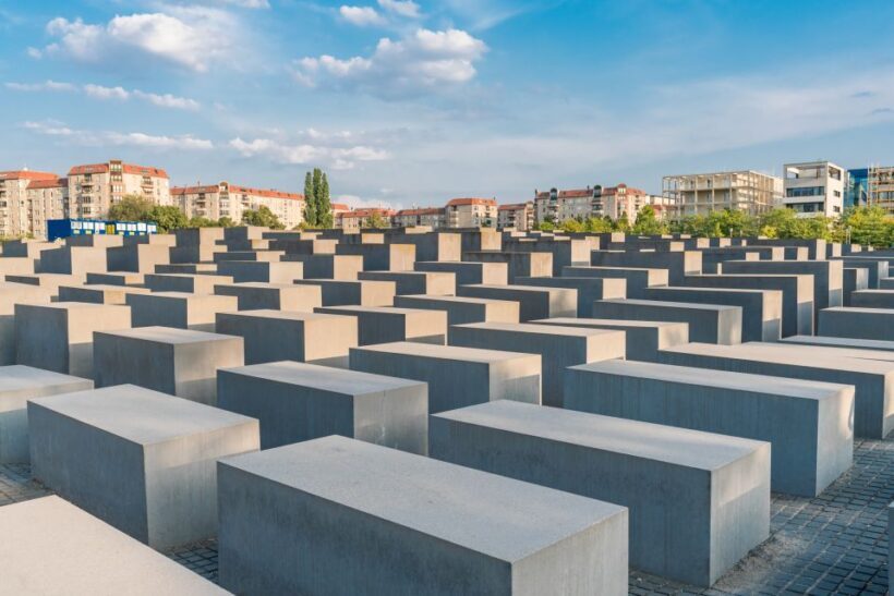 Berlin: Third Reich and Cold War 2 Hour Walking Tour - Analyzing the Value