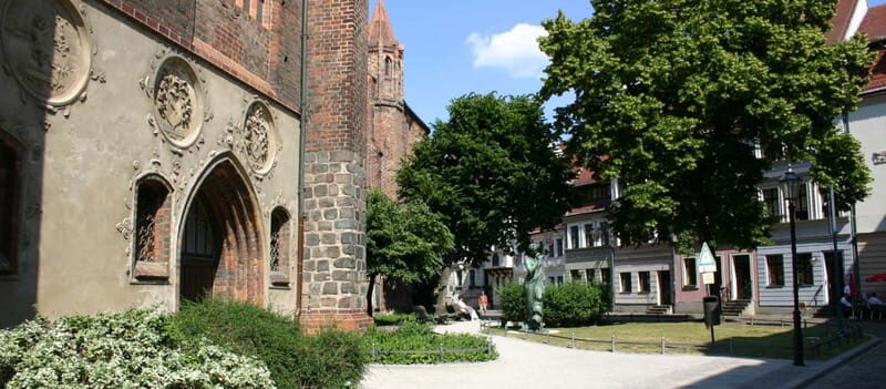 Berlin: Top Secret Berlin Guided Bike Tour - Introduction: An Off-the-Beaten-Path Berlin Adventure