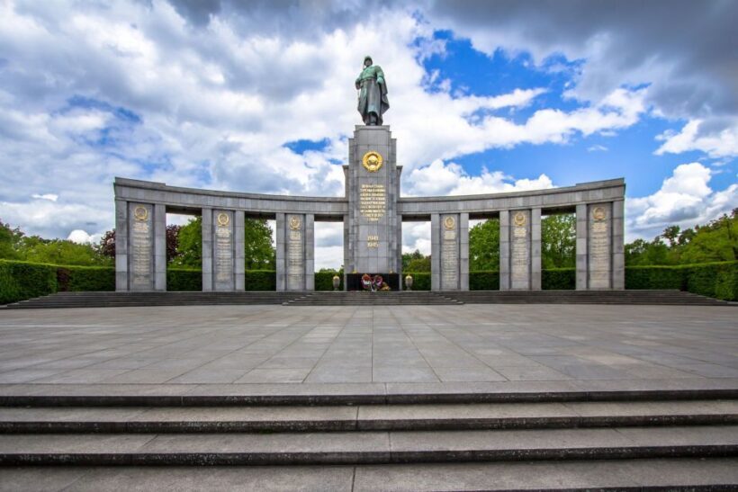 Berlin Wall - East and West Berlin Private Walking Tour - Introduction