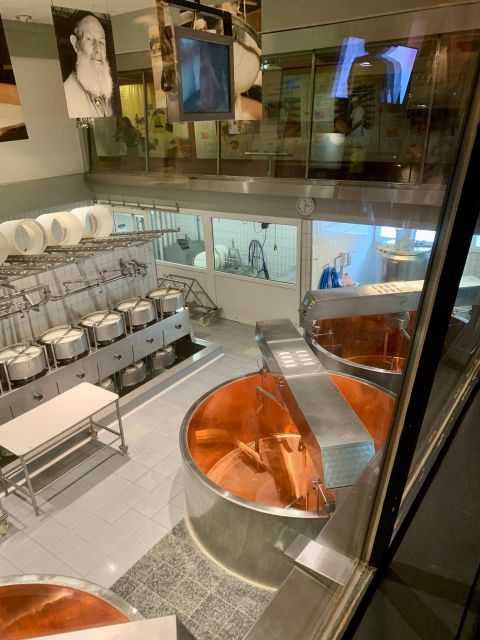 Bern: Gruyères & Lavaux Vineyard Day Trip With Cheese & Wine - Taking in the Art and Culture of Gruyères