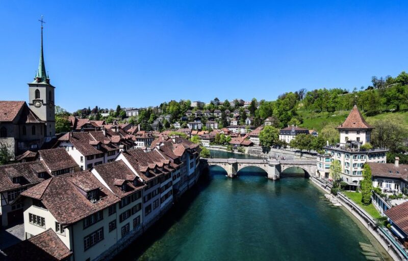 Bern Old Town - Private Historic Walking Tour - Discovering the Kornhaus