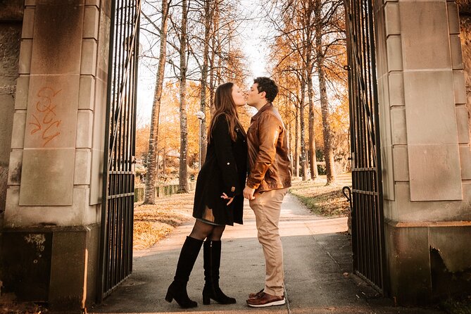 Bern Private Photoshoot with Optional Picnic by the River - Key Points