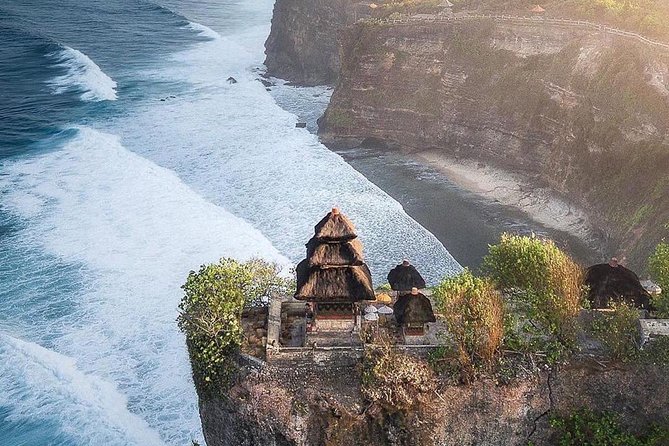 Best Bali Beaches - Uluwatu Temple - FREE Wi-Fi - Transportation & Practicalities